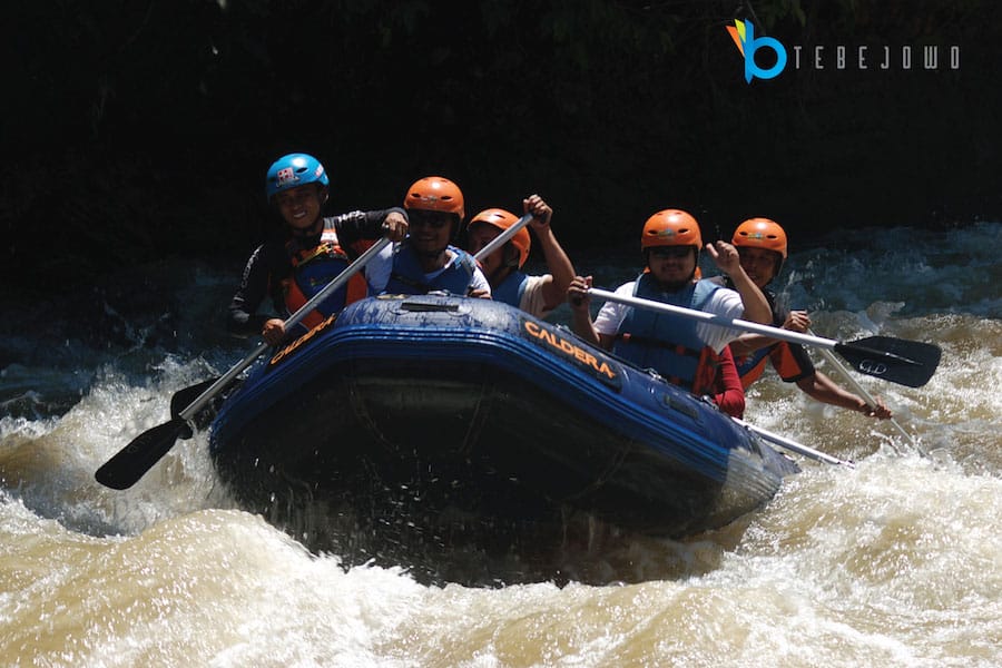 Menantang Adrenalin Dengan Rafting Di Sungai Citarik, Banten